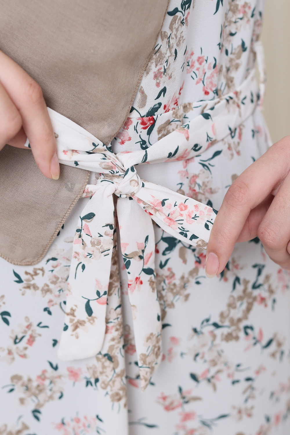 SAMARA - Pretty Dress in White