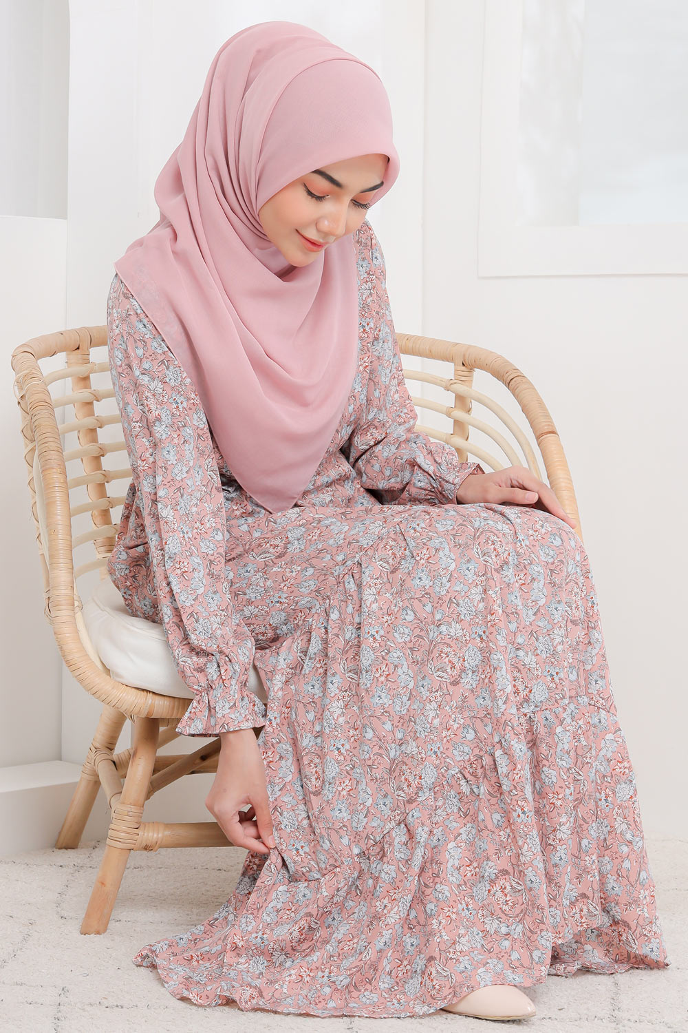 SAMARA - Pretty Dress in Pink Flower